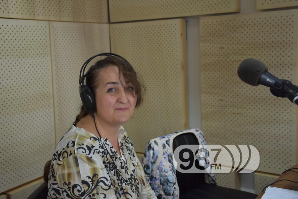 NOVINARKA I PISAC MARA VUKOVIĆ UTORKOM BUDI NAJMLAĐE SLUŠAOCE U EMISIJI ...