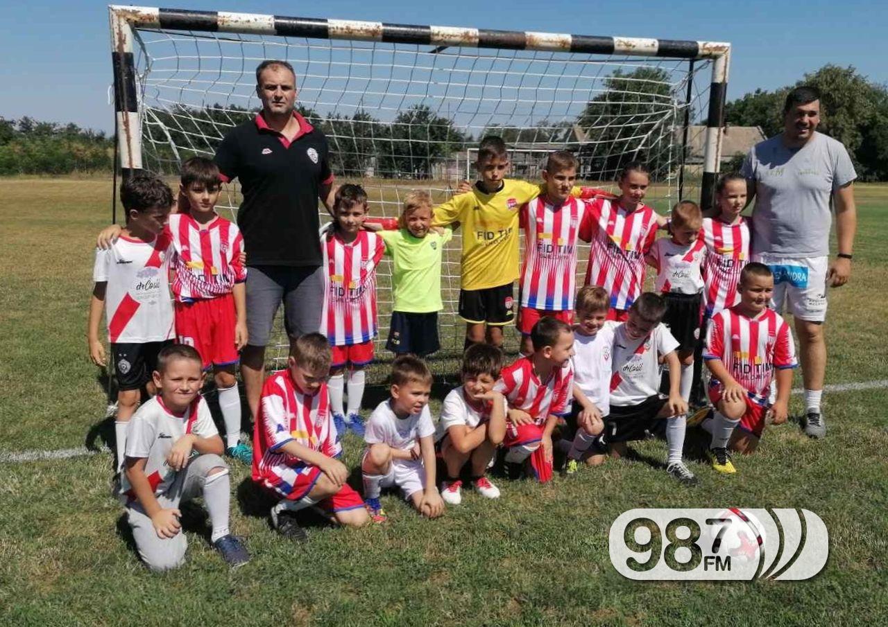 РАДЕ ТРИВАНОВИЋ ПОБЕДНИК ПАСУЉИЈАДЕ У СВИЛОЈЕВУ - Radio Dunav